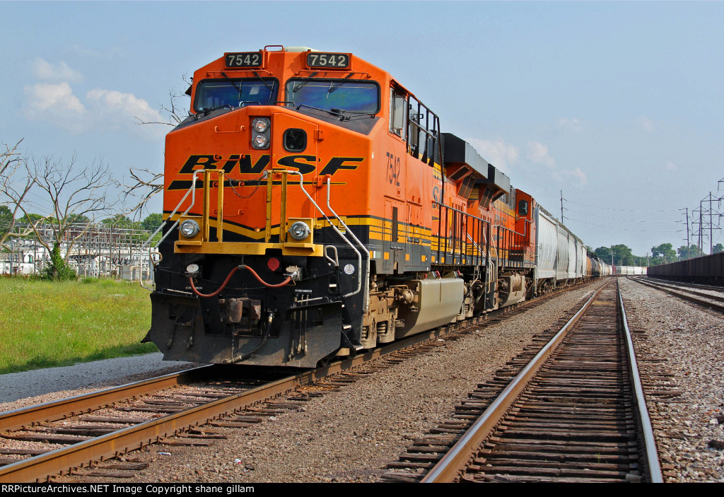 BNSF 7542 Sits tied Down on the MADGAL!
